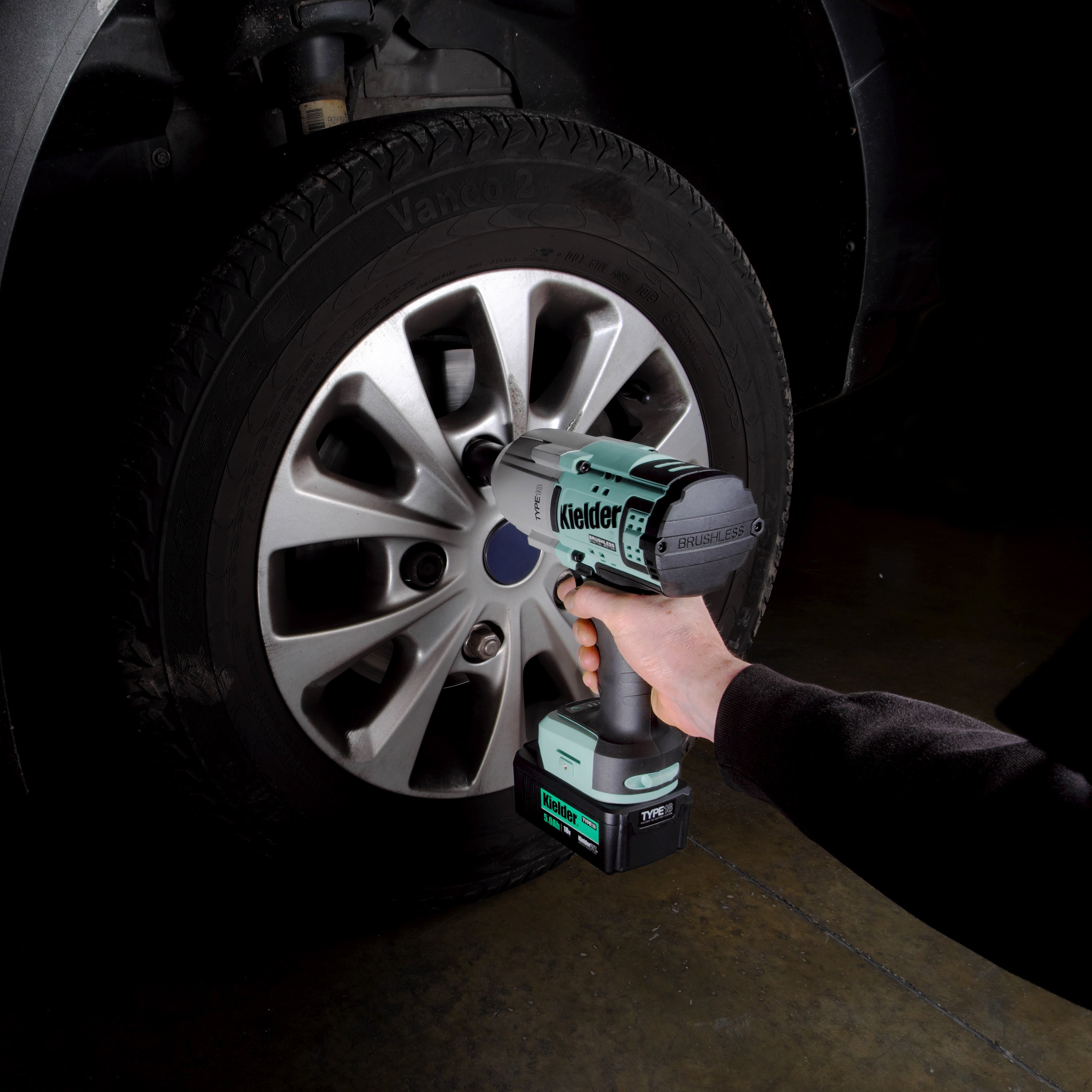 KWT-085-02 TYPE18 18v 1/2" High Torque Impact Wrench (Kit) - Kielder